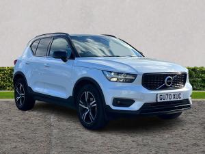 Volvo XC40 Estate R DESIGN in white £23,499