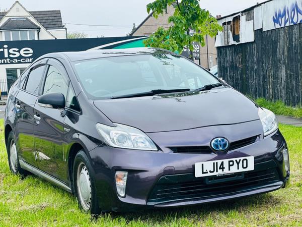Used 2019 Toyota Prius Synergy Drive £4,800 113,000 miles Maroon | Car ...