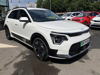 Used 2024 Kia Niro 150kW 3 65kWh 5dr Auto £25,310 5,848 miles White Pearl | DM Keith