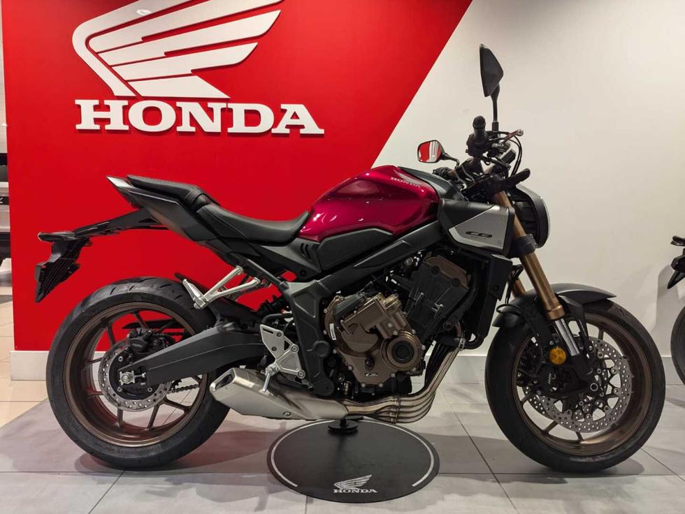 Used ~ HONDA CB650R E-Clutch CB650RACRED £7,929 ~ miles Candy ...