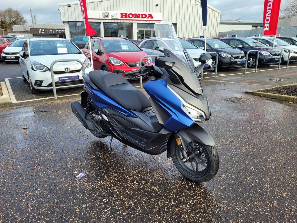 Used 2024 Honda Forza 125 NSS125ADRE £4,649 5 miles Matte Pearl Pacific ...