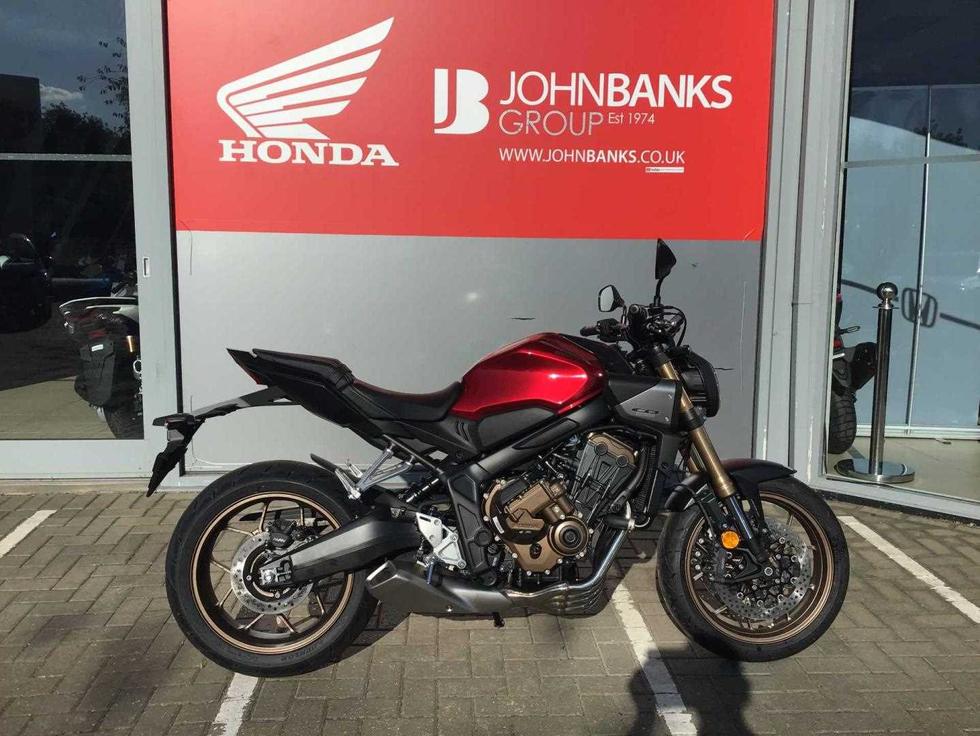 New ~ Honda CB650R E-Clutch CB650RACRED £7,999 ~ miles Candy ...