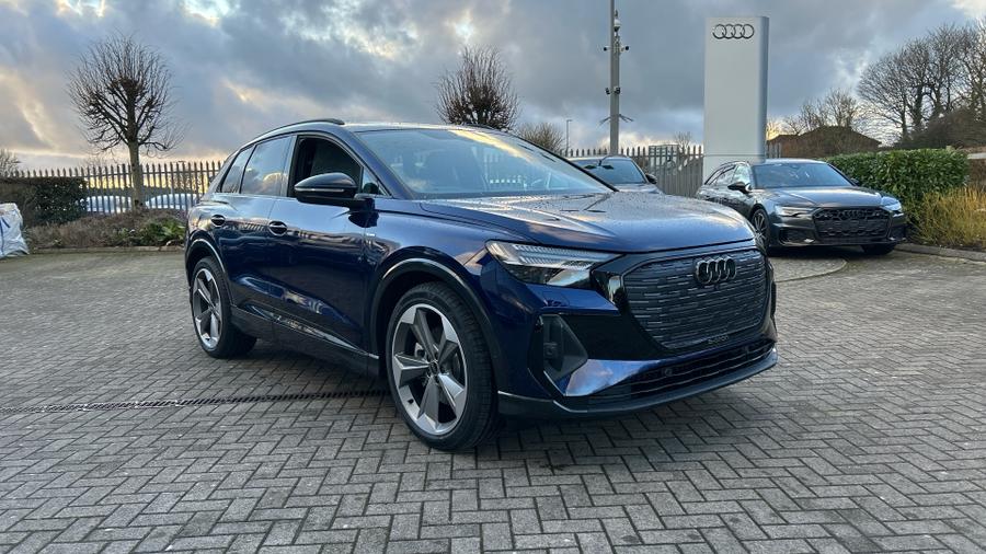 New 2025 Audi Q4 e-tron Q4 Black Edition 45 e-tron 210,00 kW £58,225 ...